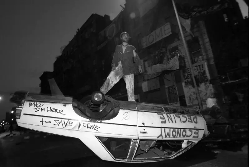 Fotografie sbalorditive e tempestive della potente storia di protesta del Bronx