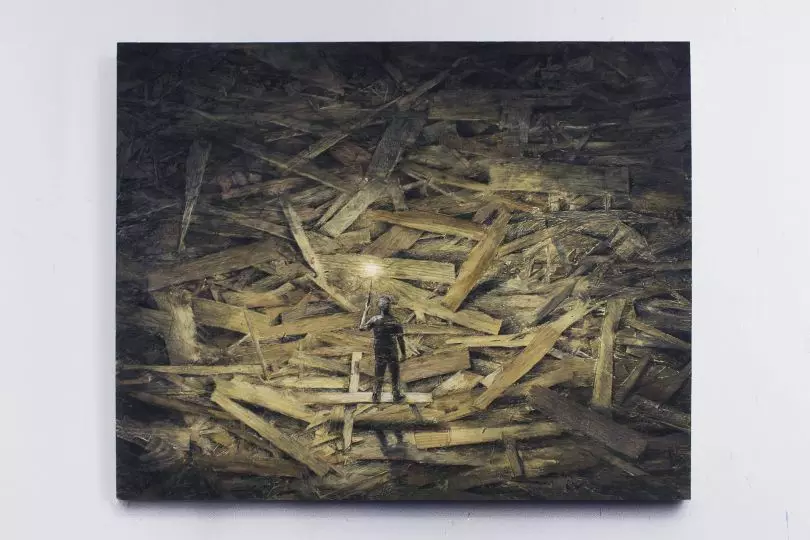 कलाकार पेजॅक त्याच्या माणसाच्या विरुद्ध निसर्गाच्या शाईच्या चित्रांसाठी कॅनव्हास म्हणून दाबलेले लाकूड वापरतो 10168_10