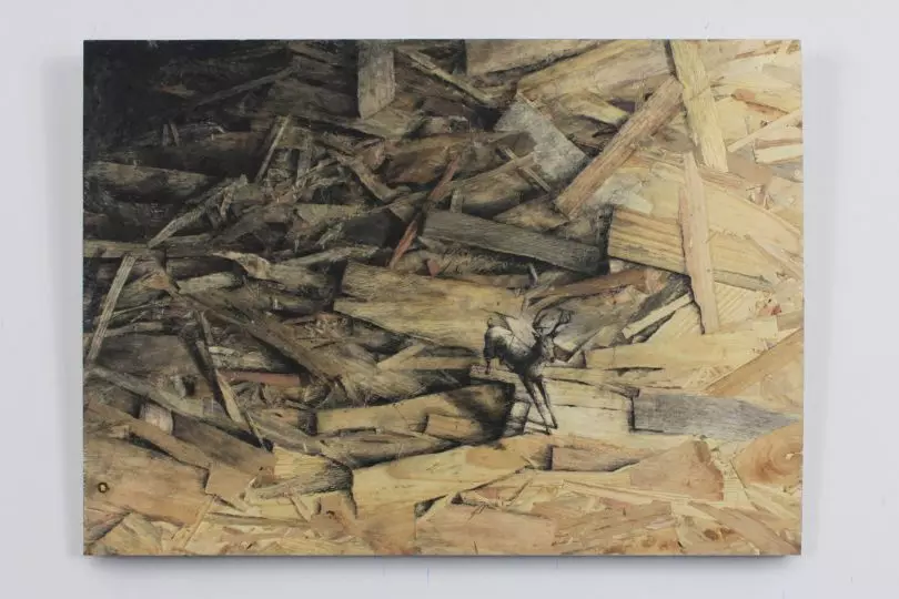 Kunstenaar Pejac gebruikt geperst hout als canvas voor zijn inktzwarte schilderijen van mens versus natuur 10168_12