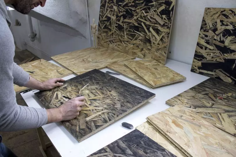 O artista Pejac usa madeira prensada como lenzo para as súas pinturas de tinta do home contra a natureza 10168_17