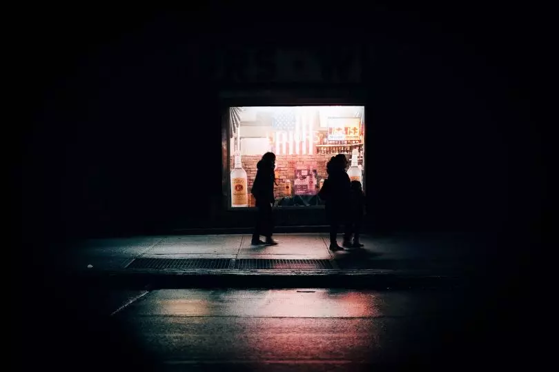 Neon Nights: Mendokumentasikan kehidupan nokturnal warga New York 10239_10