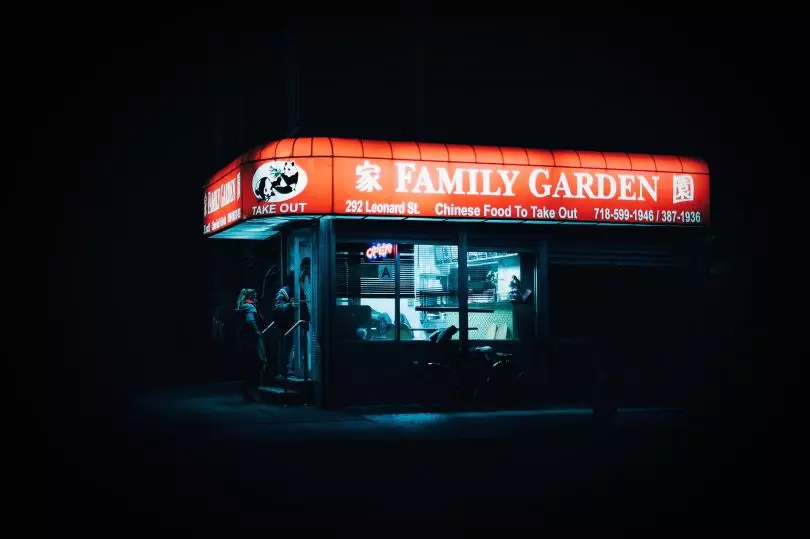 Neon Nights: Mendokumentasikan kehidupan nokturnal warga New York 10239_2