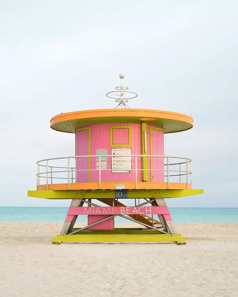 Ón tsraith, Lifeguard Towers: Miami © Tommy Kwak