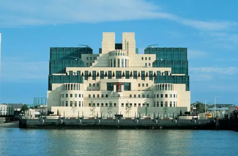 Terry Farrell, SIS Building, London, completed 1994. Credit: Nigel Young