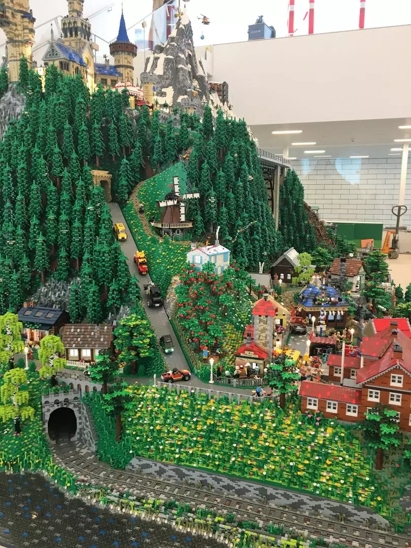 LEGO® House: Green Zone - Lek med andra