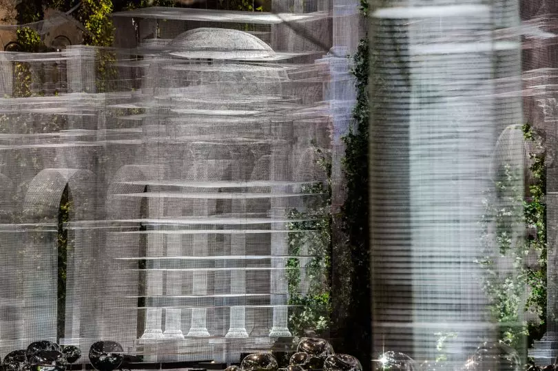 La kolosa renesanca arkitekturo de Edoardo Tresoldi pene konstruita el drato reto 1224_10