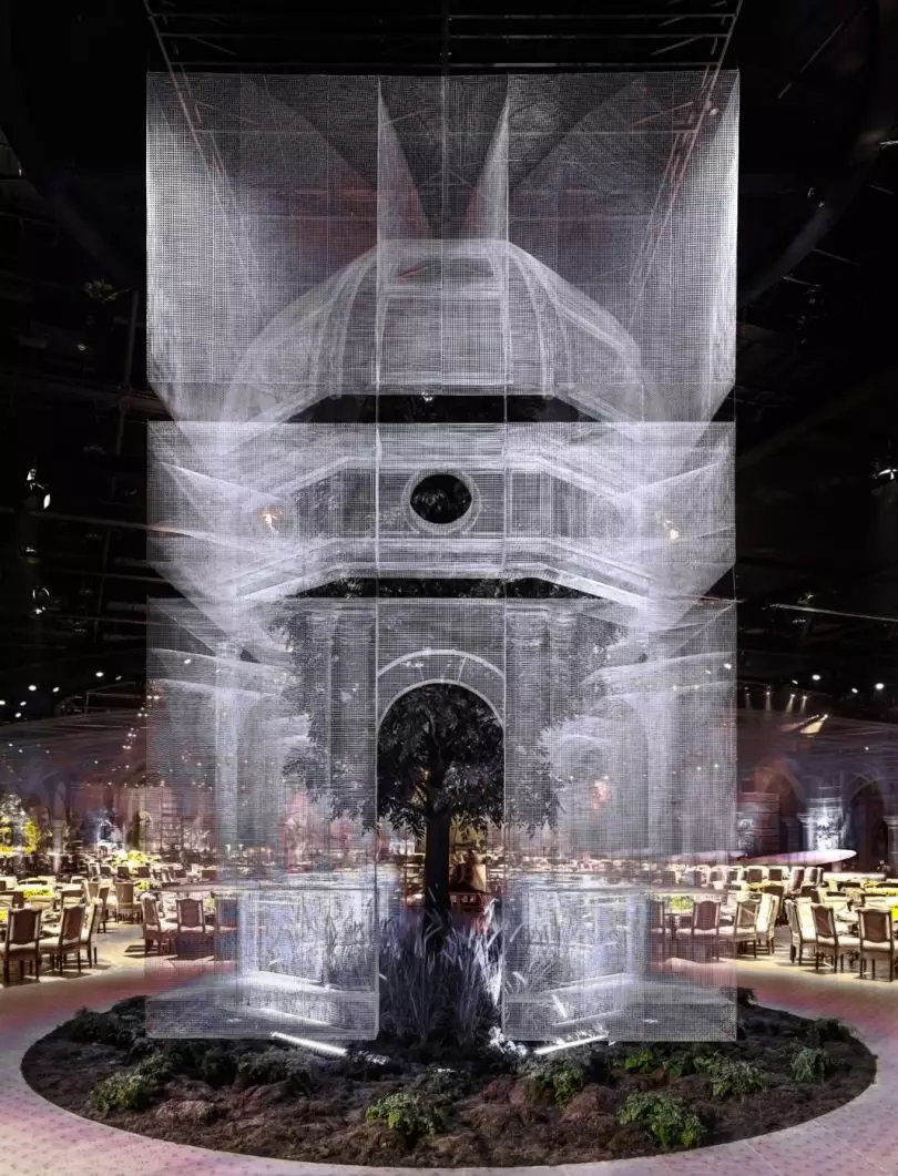 Edoardo Tresoldi's colossal Renaissance faaji ni itara ti a ṣe jade ti apapo waya 1224_15