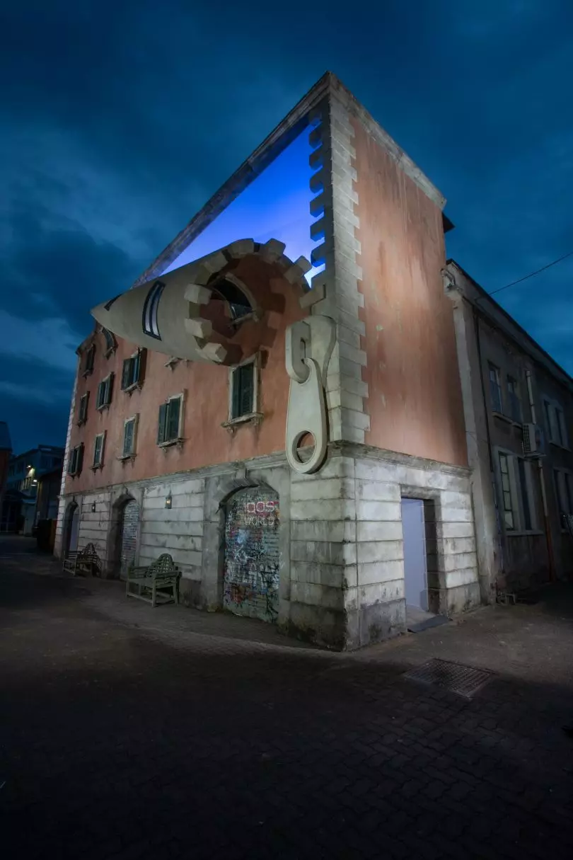 Alex Chinneck își dezvăluie cea mai recentă clădire „deschisă” la Săptămâna Designului de la Milano din acest an 1237_8