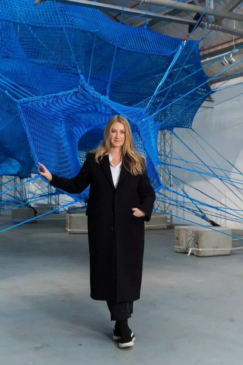 The Weave Project von Anya Hindmarch ist eine immersive Installation, durch die man klettern kann 1342_7