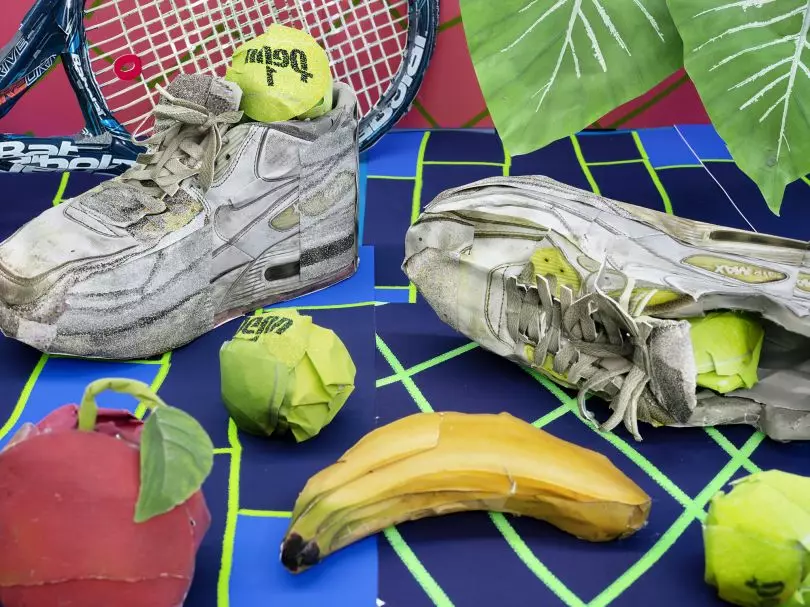 Mrtva priroda s teniskim lopticama i reketom © Daniel Gordon