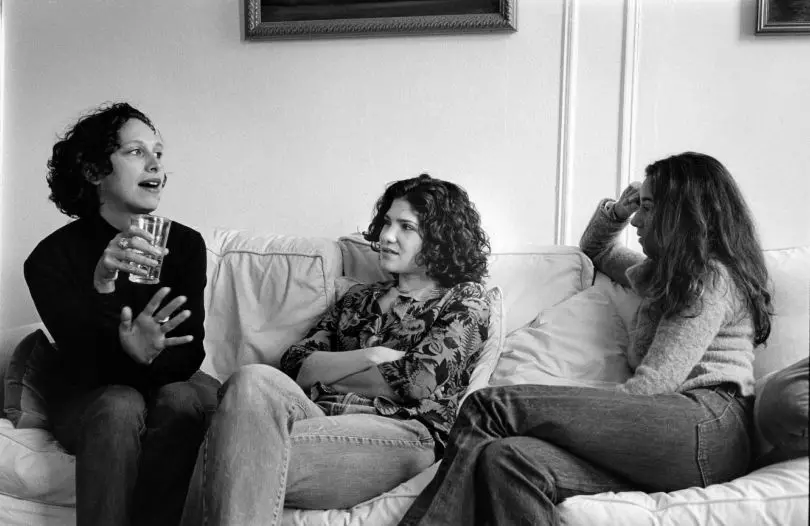 Leslija, Džena un Bleiks, 2000 © Kārena Māršala no filmas “Starp meitenēm”