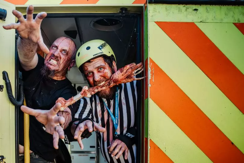 Ambulance Zombies © Zomblogalypse . Fotografia e Esme Mai