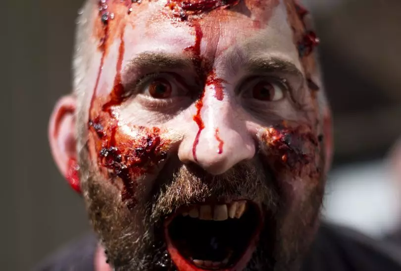 Nick Lamming (zombie) © Zomblogalypse. Fotografie door The Tailored Photo Co.