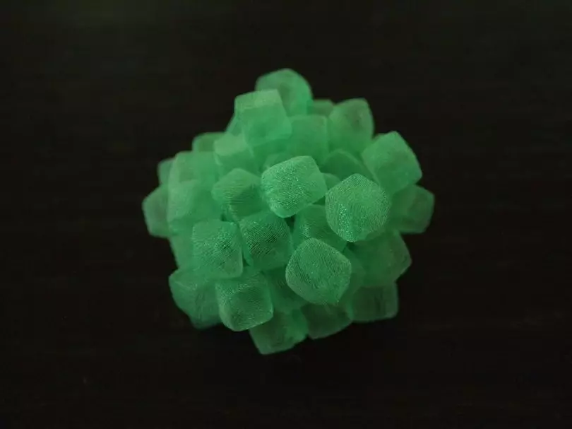 Гуллівыя, напаўпразрыстыя 3D-ювелірныя вырабы з тканіны, натхнёныя марскімі істотамі 1688_10