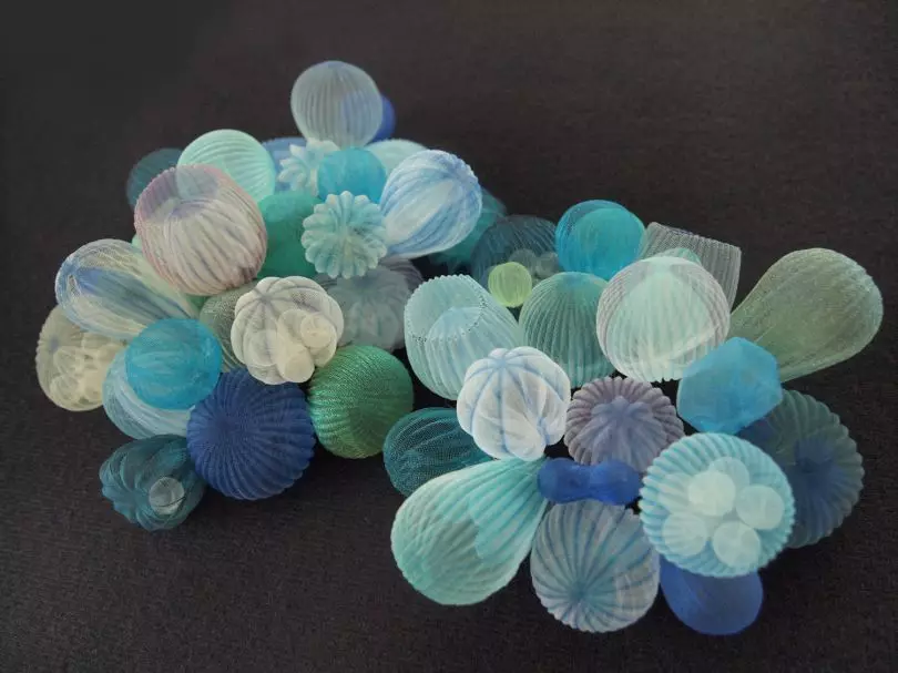 چنچل، پارباسی 3D زیورات جو کپڑے سے بنی ہیں اور سمندری مخلوق سے متاثر ہیں 1688_12