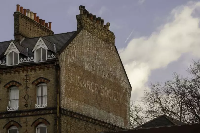 Mai le faasologa, Ghost Signs © Nicholas Brewer