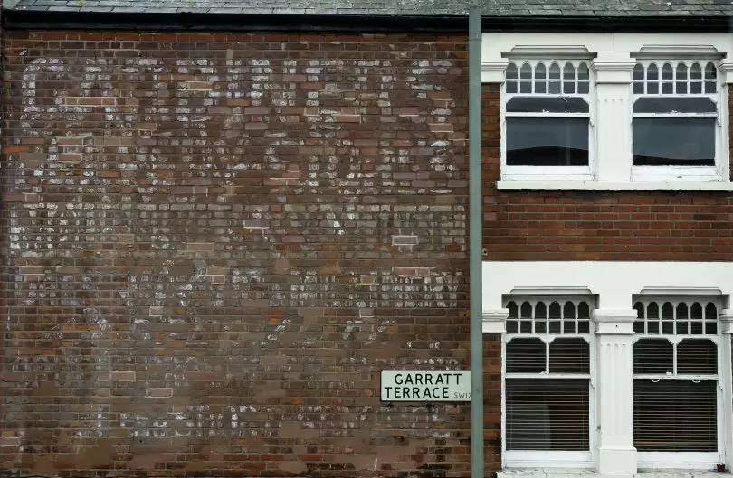 Mai le faasologa, Ghost Signs © Nicholas Brewer