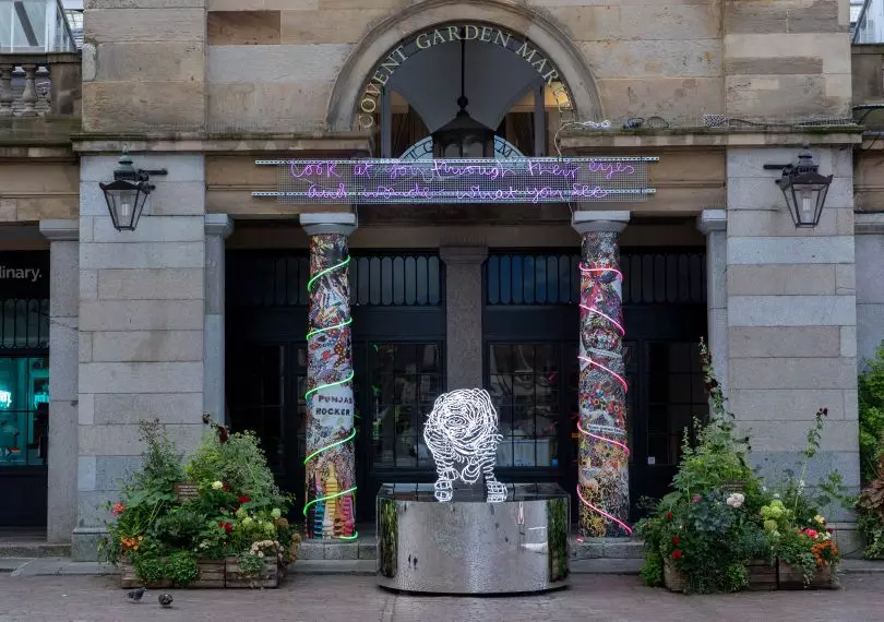 Tigres de néon, cobras e palavras positivas de Chila Burman iluminam Covent Garden for Pride 1891_2