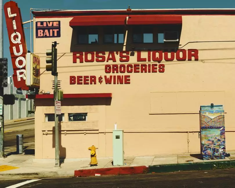Rosa's Liquor、ロサンゼルス、2017年©Ben Hassett