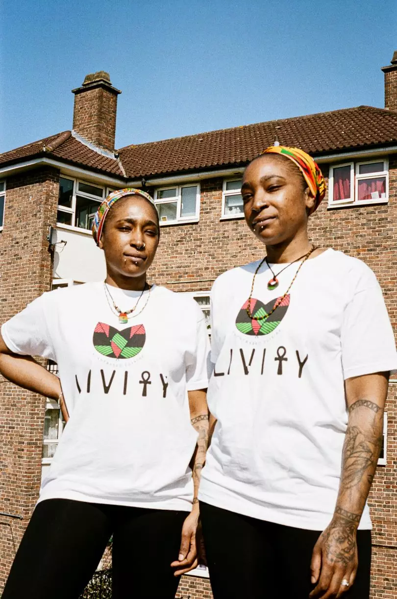 Susters Kaleema en Kareema Shakur-Muhammad wat Livity Plant Based Cuisine in Croydon bestuur © Jonas Martinez / Museum of London