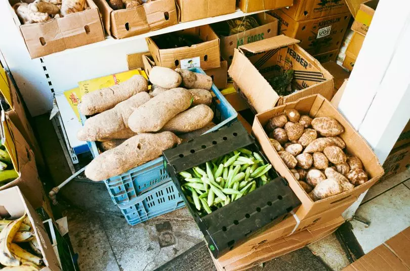 Produce la African Cash & Carry din Woolwich © Jonas Martinez / Museum of London