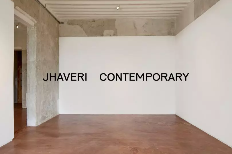Tożsamość galerii Jhaveri Contemporary autorstwa Sthuthi Ramesha inspirowana jest kioskiem z mlekiem z 1966 r. 2016_14