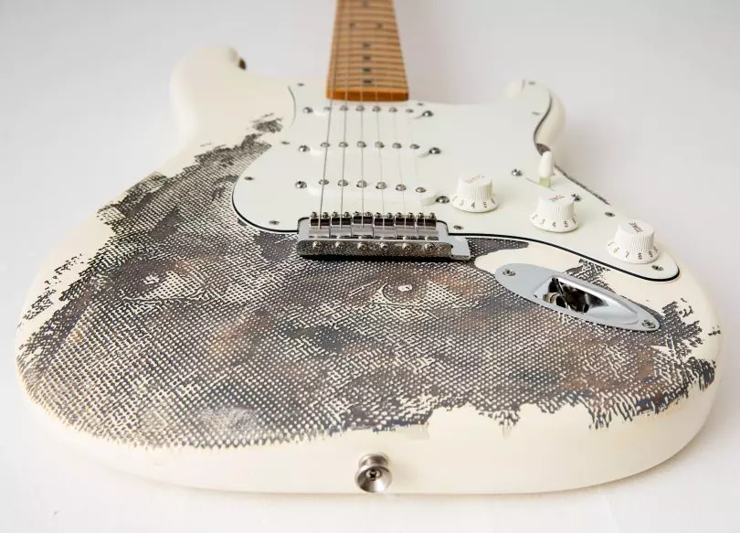 Guitar by Vhils. Ishusho © Louise Haywood-Schiefer