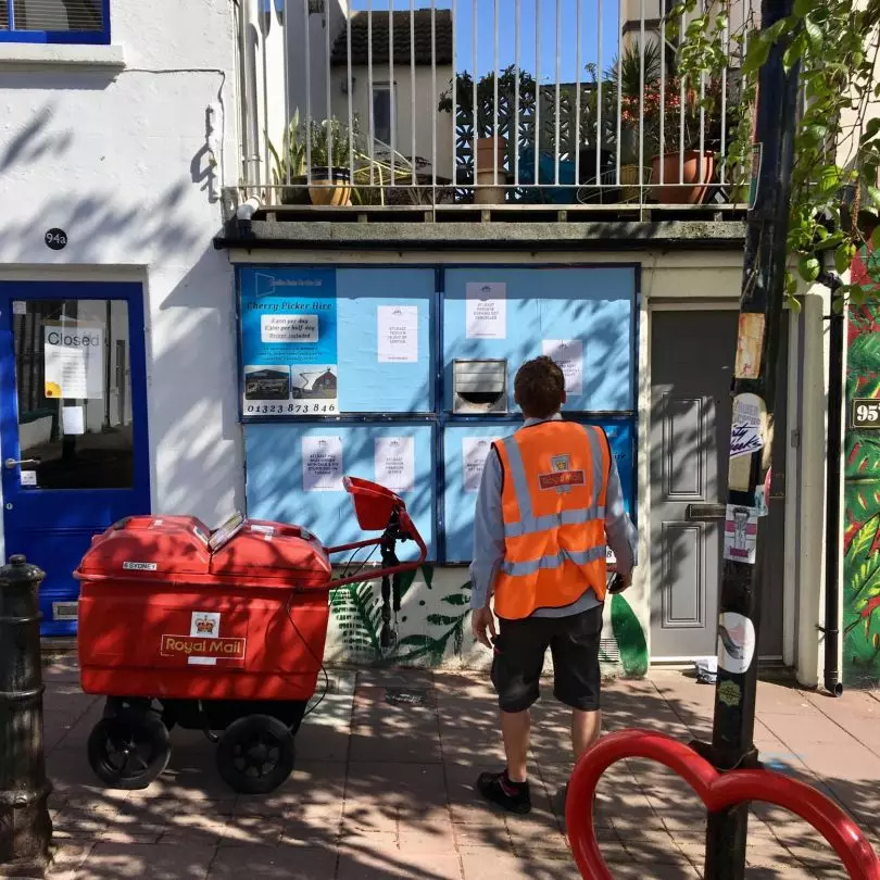 Niet-officiële typografische posters in Brighton & Hove helpen ons de zonnige kant van lockdown te bekijken 2186_15