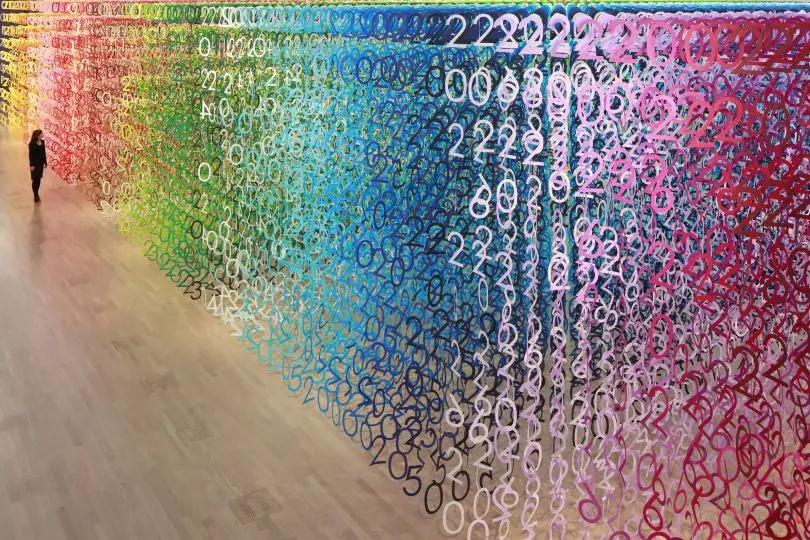Slices of Time: Emmanuelle Moureaux bréngt hiert nächst interaktivt, regenbogenfaarwegt Konschtwierk op London 2280_2