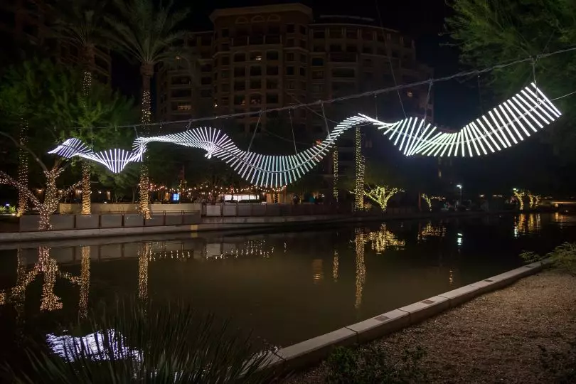 A new light sculpture in Arizona, inspired by the swarming of fish and flocking of birds 2295_5