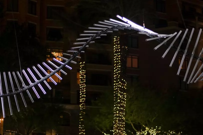 A new light sculpture in Arizona, inspired by the swarming of fish and flocking of birds 2295_7