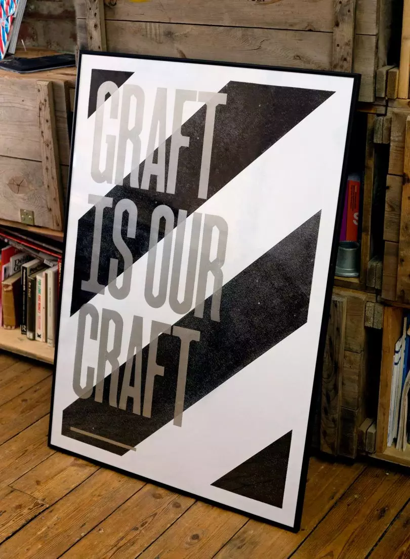 Graft Schrëft, entworf vum Split. All Biller Ugedriwwe vun Split. Via Creative Boom Soumissioun.