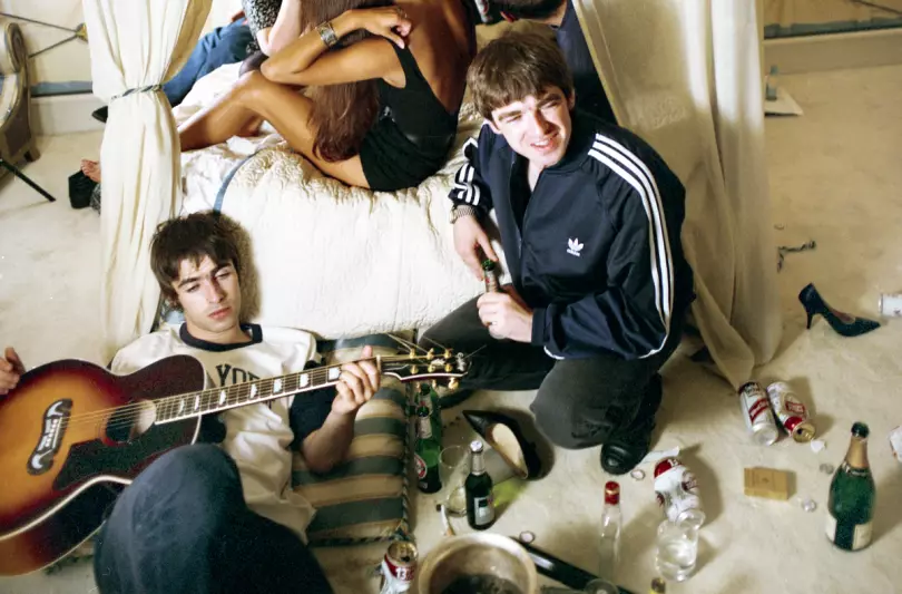 © Michael Spencer Jones Oasis - Ξενοδοχείο Halcyon 1994