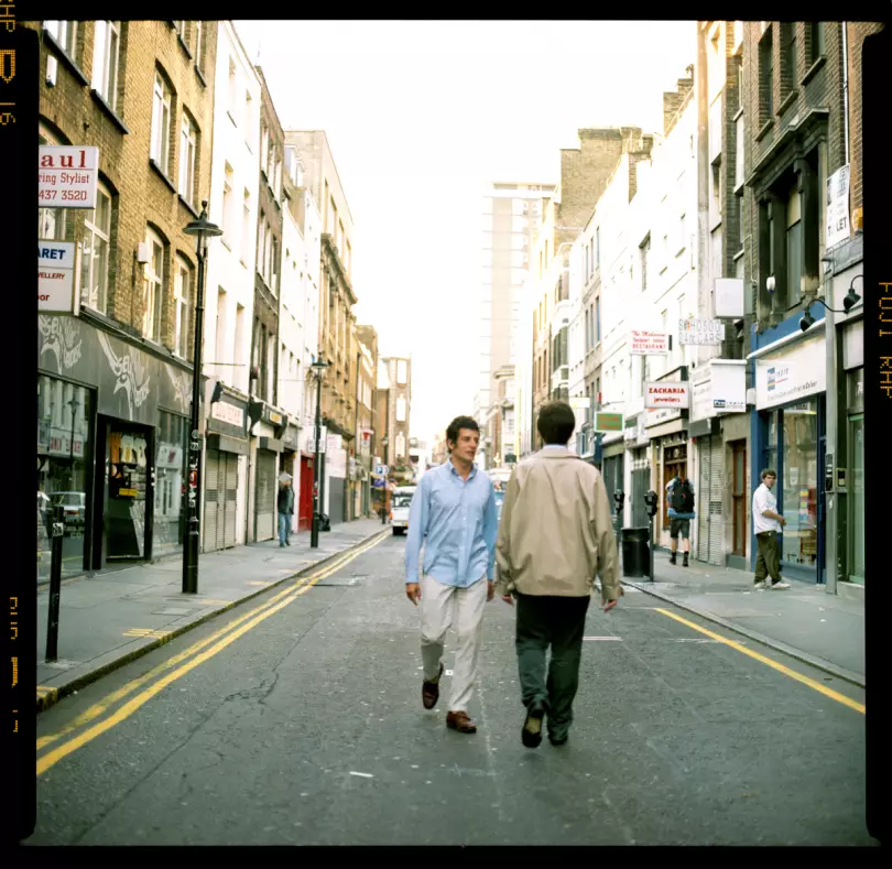 © Michael Spencer Jones Oasis - Morning Glory - Outtake - Berwick Street