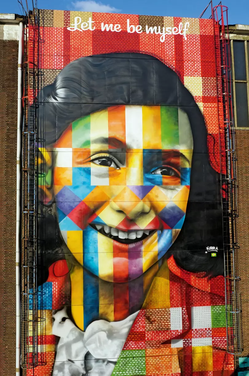 Eduardo Kobra Let Me Be Myself (Anne Frank), 2016, Ámsterdam Crédito da foto: Studio Kobra archives