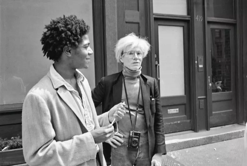 Fuori dalla Mary Boone Gallery a West Broadway, 3 maggio 1984. Copyright: © The Andy Warhol Foundation for the Visual Arts, Inc.