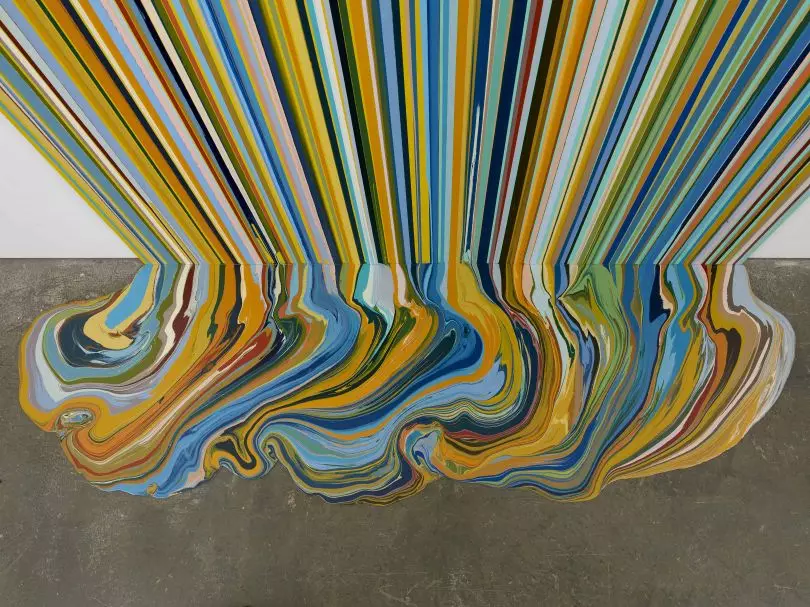 As 'pinturas de poças' em grande escala de Ian Davenport que pingam em piscinas coloridas do arco-íris 2654_11