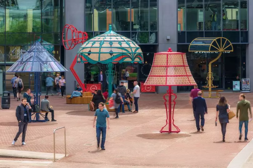 Patung lampu raksasa anyar madhangi sejarah lan budaya epik Manchester 2694_7