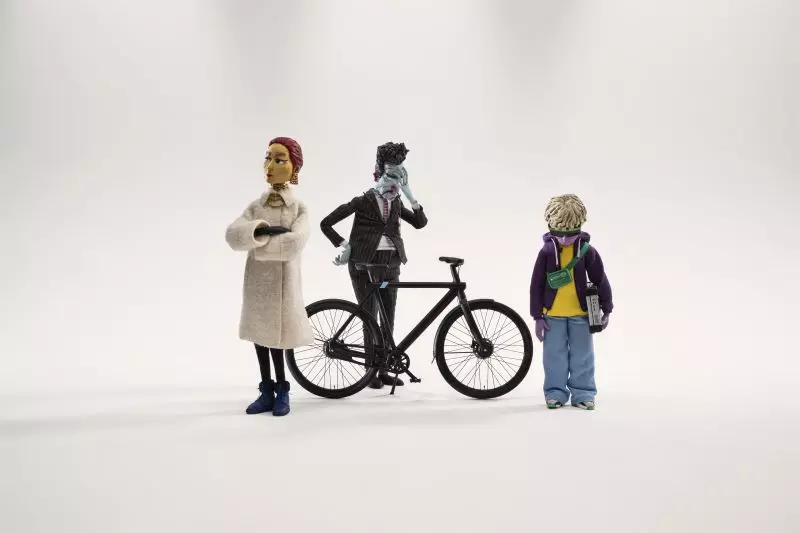 Anîmatorê Girava Dogs di reklama stop-motion ji bo fîrmayek e-bike ya Hollandî de dizên super tevlihev dike.