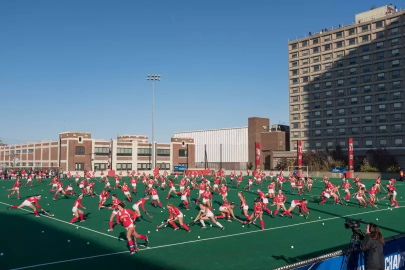 Crowded Fields: ritratti komposti ta’ oqsma sportivi li juru xejriet umani 2755_7