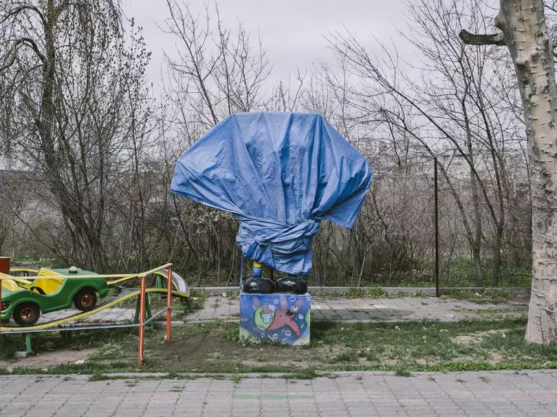 Fotografie Martina Holíka o opustenom a zabudnutom Luna parku v Arménsku 2842_4