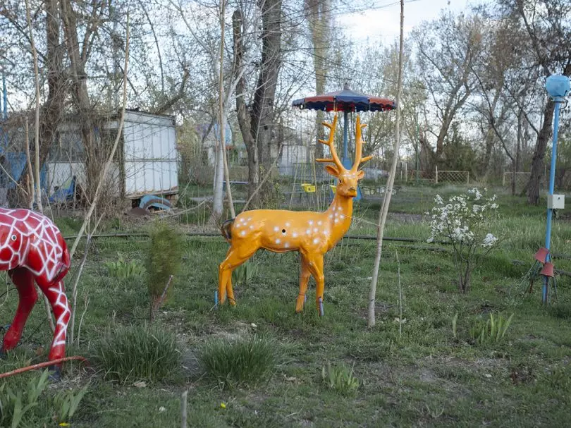 Martin Holikin valokuvat Armenian hylätystä ja unohdetusta Luna Parkista 2842_8