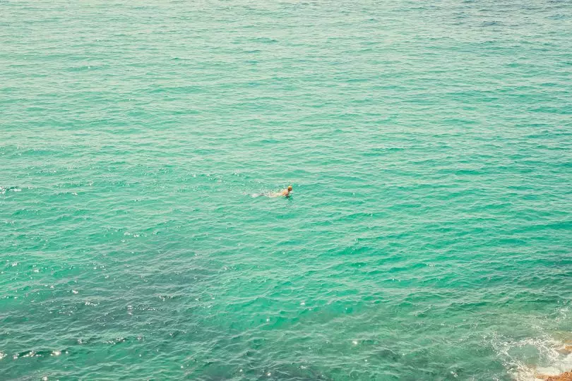 Brits Abroad: El fotógrafo captura a los turistas que buscan el sol en Benidorm 2871_5