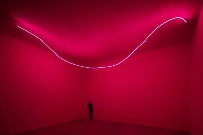 Lucio Fontana, Ambiente spaziale con neon, 1967/2017, installation view at Pirelli HangarBicocca, Milan, 2017. Courtesy Pirelli HangarBicocca, Milan. ©Fondazione Lucio Fontana Sary: Agostino Osio