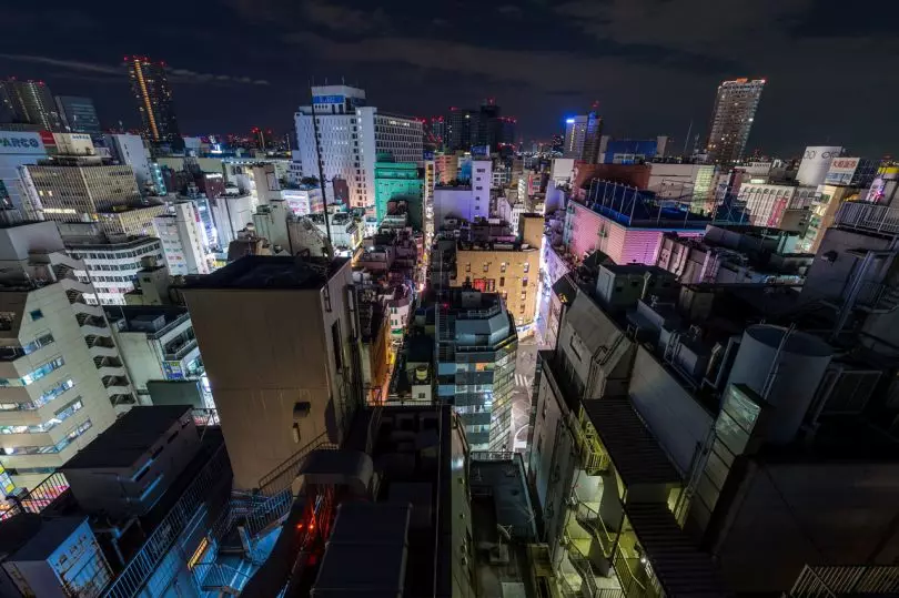 Dark Tokyo Minn Fuq: Il-fotografu jaqbad il-kapital tan-neon tal-Ġappun minn fuq il-bjut 2934_12