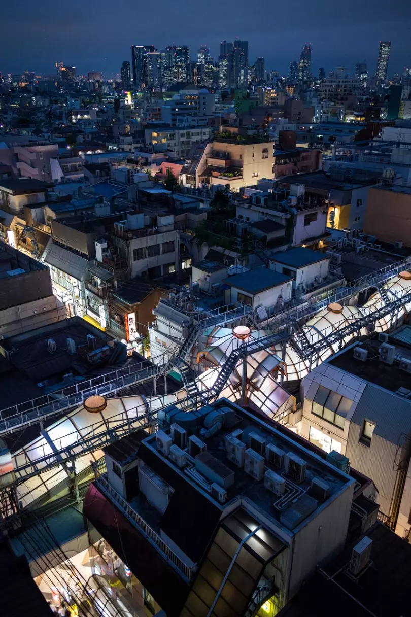 Dark Tokyo From Above: un fotógrafo captura a capital de neón de Xapón desde os tellados 2934_13