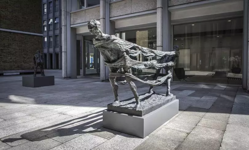 David Breuer-Weil ที่ Christie’s: เดินตามเส้นทางประติมากรรมตามท้องถนนในลอนดอน 2984_8