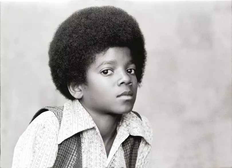 Michael Jackson á skrifstofu Motown í Los Angeles, apríl 1971 | Myndinneign: Michael Jackson, © Henry Diltz, 1971