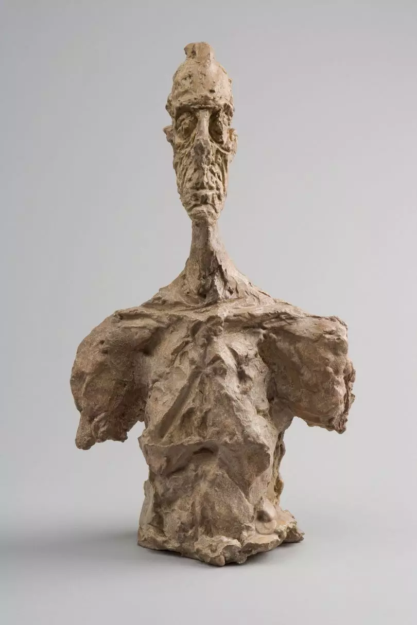 Busto de Diego ĉ.1956 Gipso 37,3 x 21,5 x 13 cm Kolekto Fondation Alberto et Annette Giacometti, Parizo © Alberto Giacometti Estate, ACS/DACS, 2017