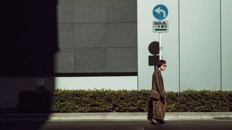 Cinematic Tokyo: Faarweg Biller vu Japan déi al Traditiounen mat modernt Liewen fusionéieren 3105_4